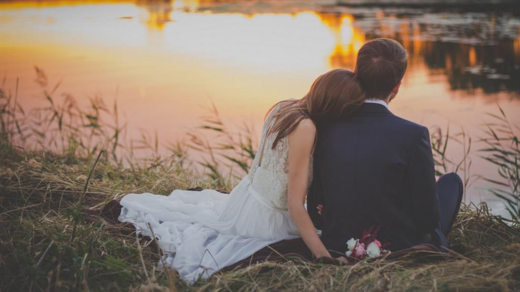 Crafting the Perfect Introduction Title on Adult Friend Finder: Tips ...